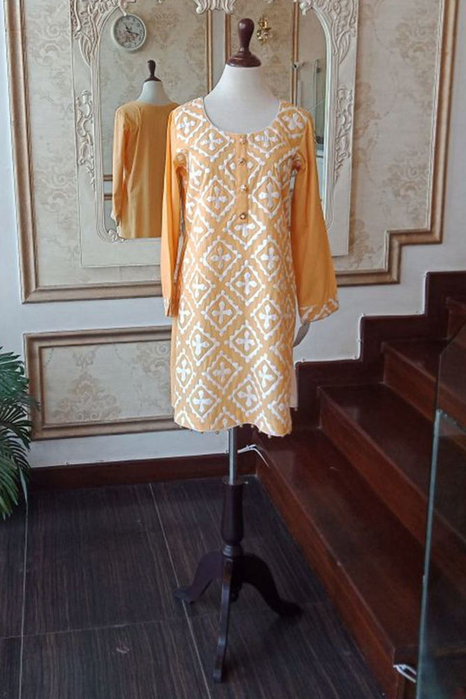 Yellow mist | Aisha Imran